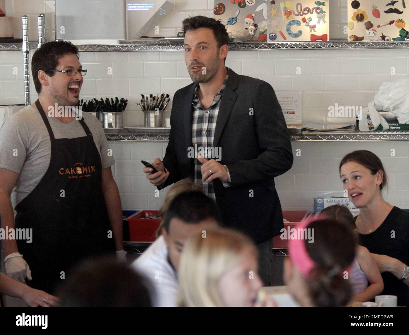 Ben Affleck and Jennifer Garner create make-your-own cakes with ...