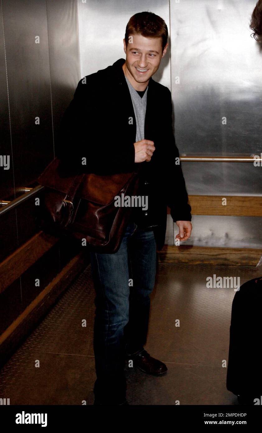Ben mckenzie grey hi-res stock photography and images - Alamy