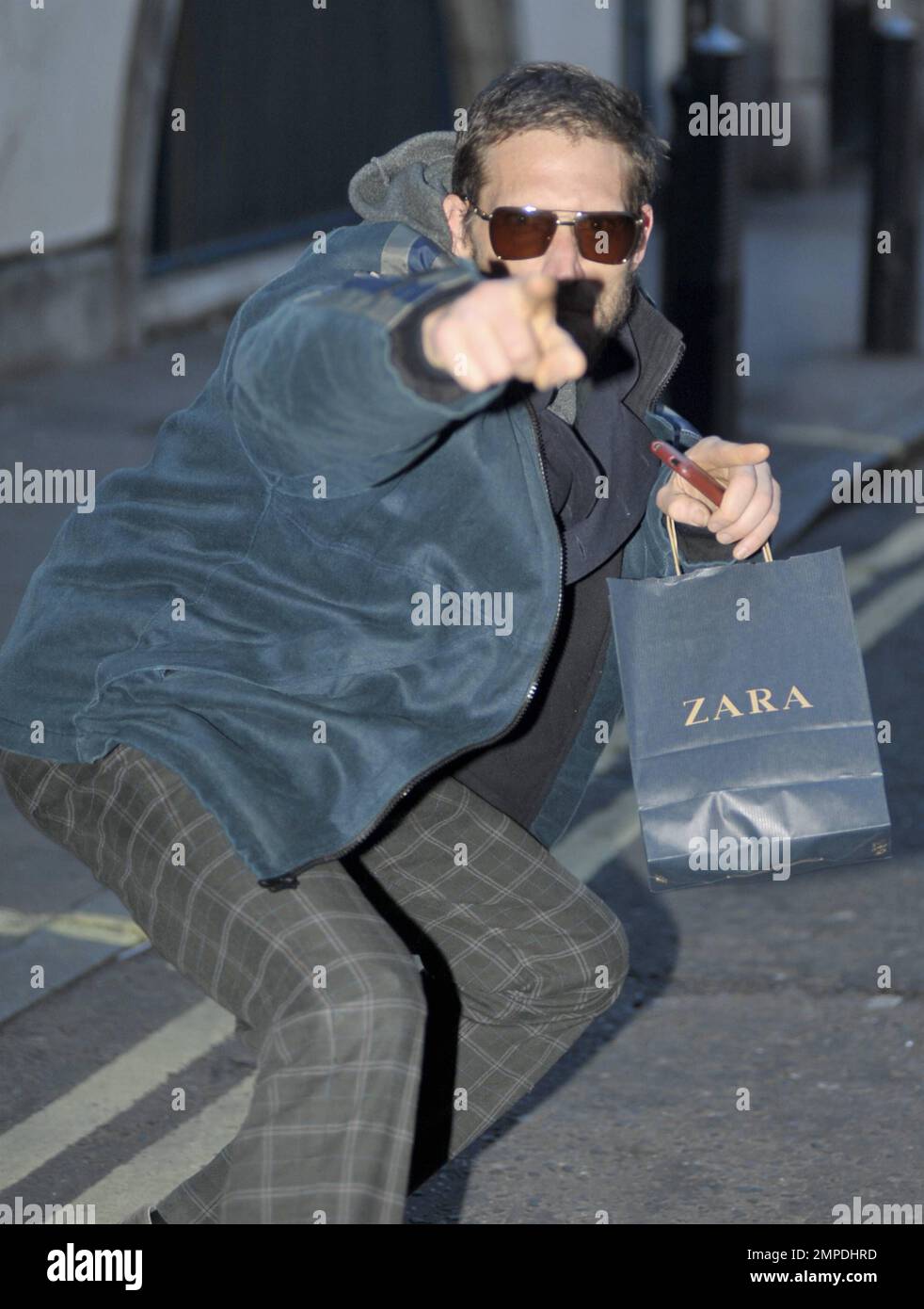 musician Ben Taylor, son of James Taylor and Carly Simon, puts on a bit ...