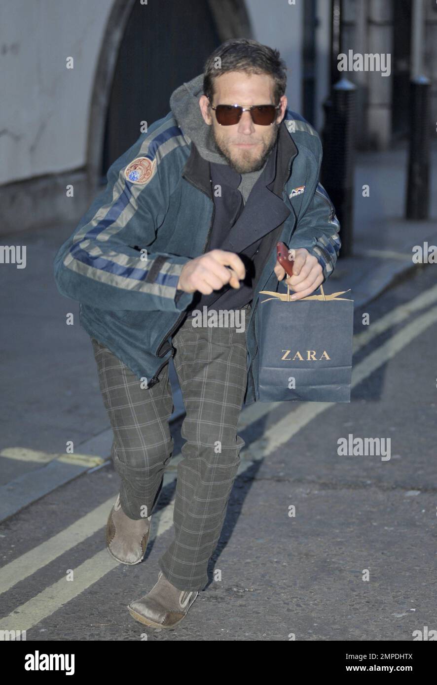 musician Ben Taylor, son of James Taylor and Carly Simon, puts on a bit ...