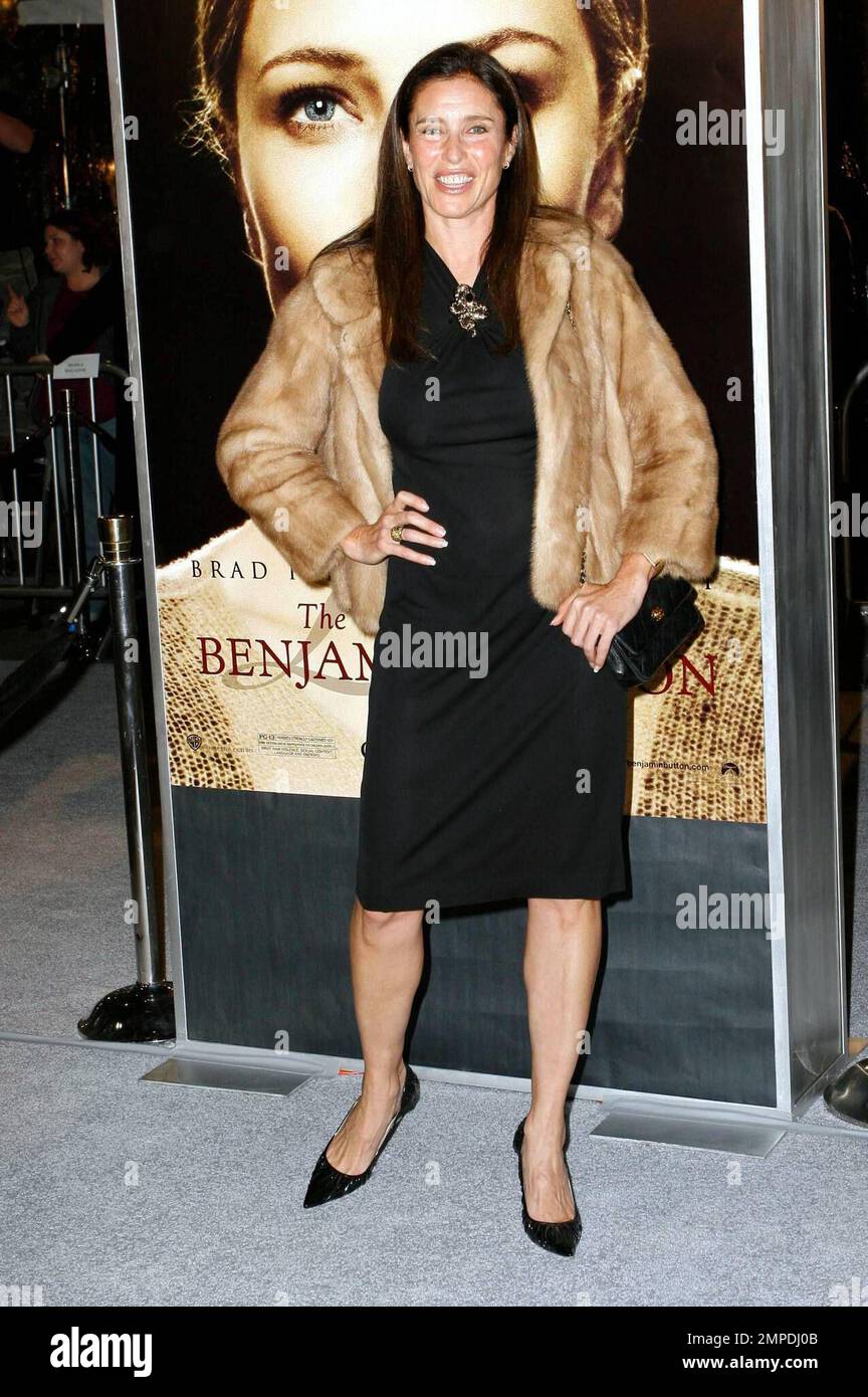Mimi Rodgers arrives at the Los Angeles premiere of "The Curious Case ...