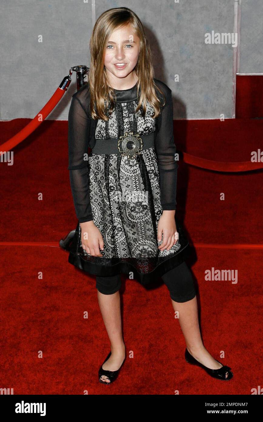 Rachel Fox at the world premiere of Hanna Montana & Miley Cyrus: Best ...