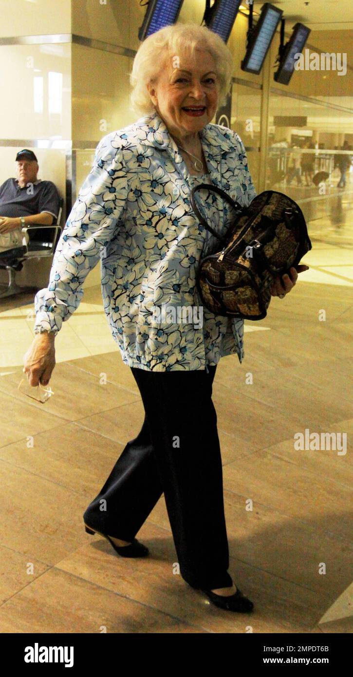 EXCLUSIVE!! Actress Betty White is all smiles as she arrives at LAX. On ...