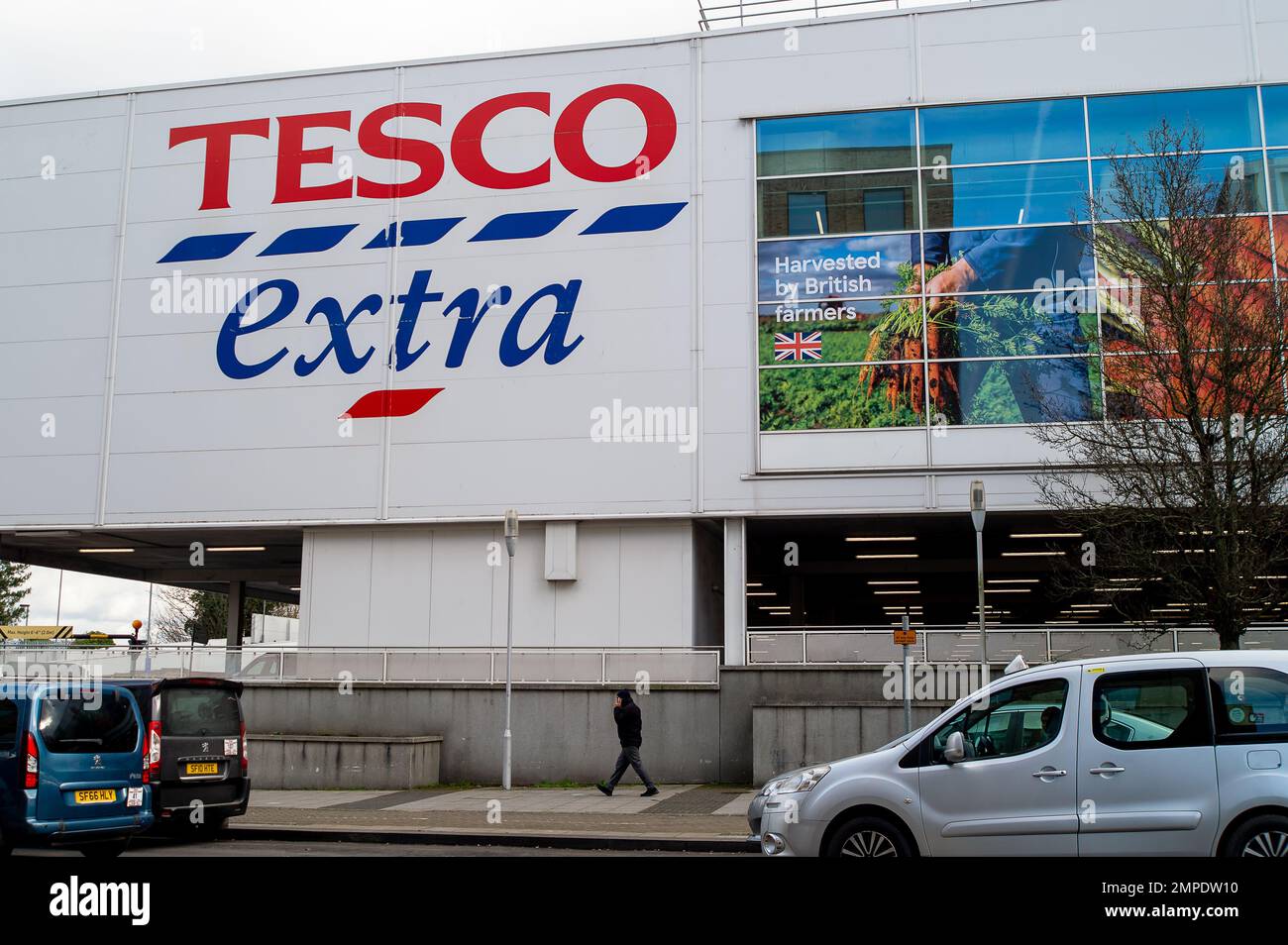Tesco food counter hi-res stock photography and images - Alamy