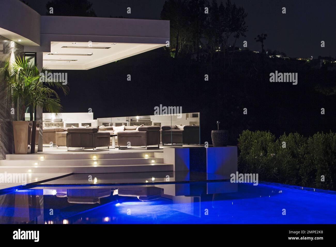 This is the incredible $85M dollar Beverly HIlls hillside estate with ...