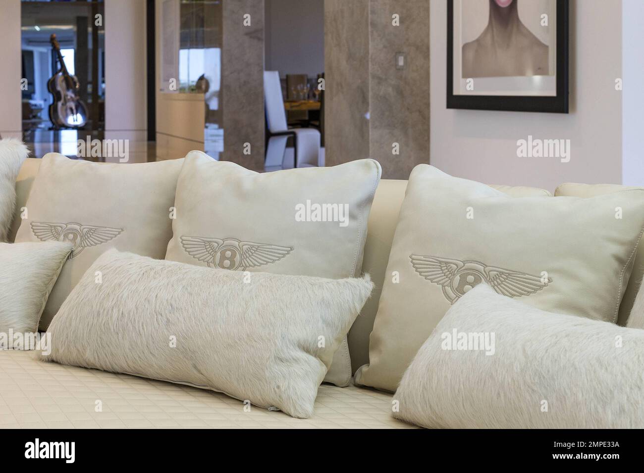 This is the incredible $85M dollar Beverly HIlls hillside estate with ...