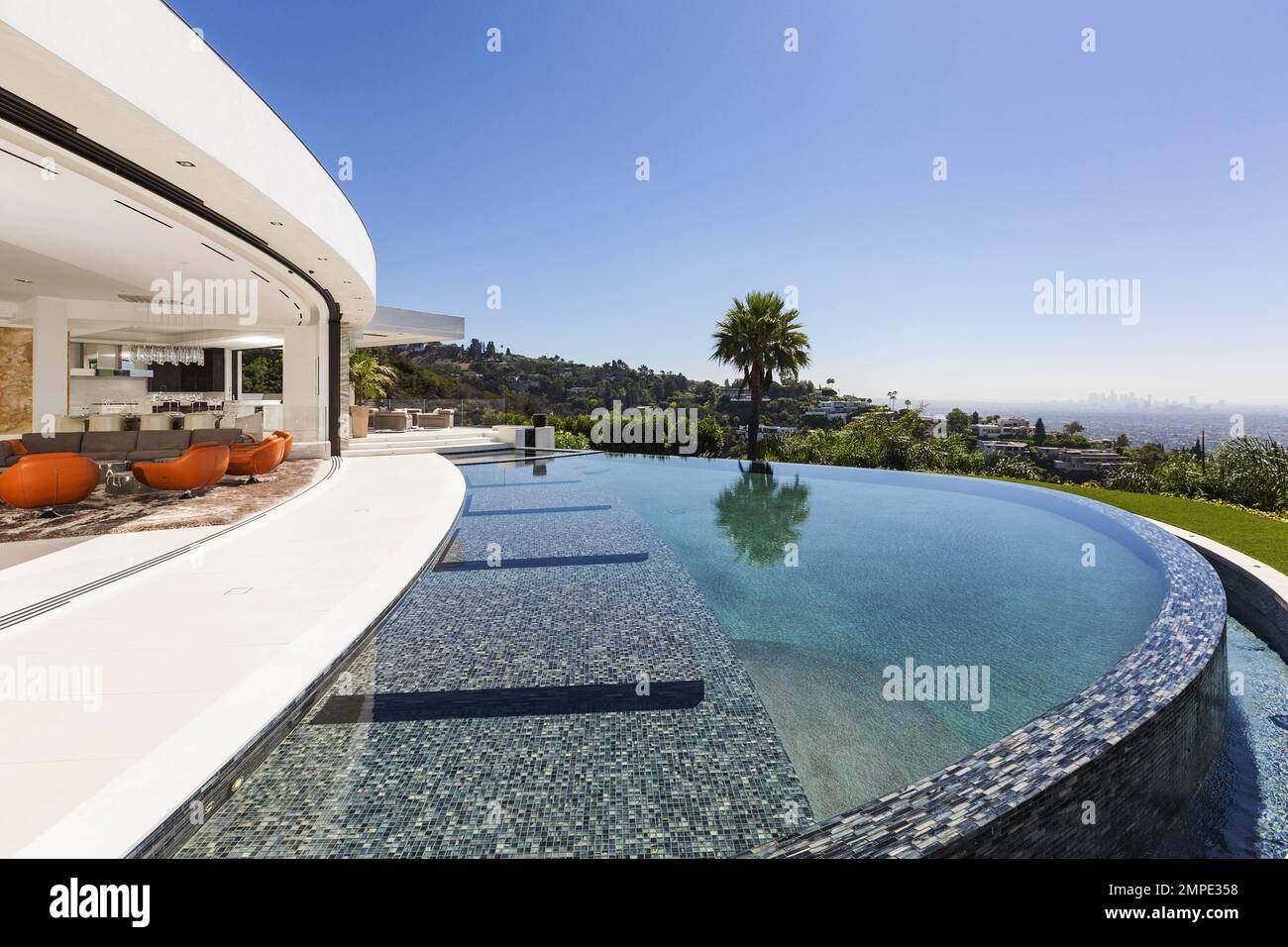 This is the incredible $85M dollar Beverly HIlls hillside estate with ...