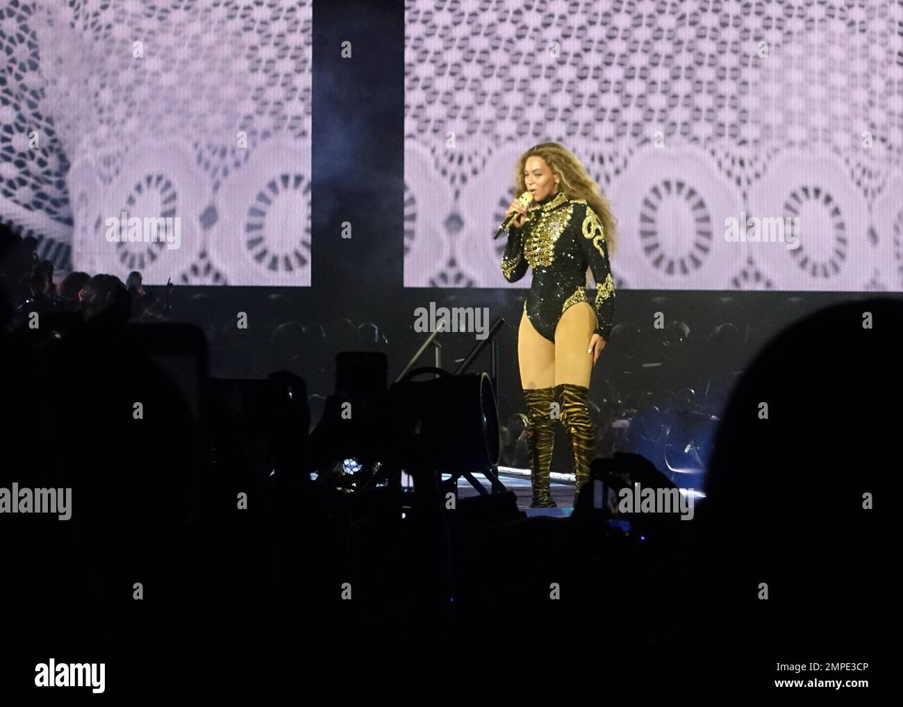 Beyoncé preforms the first show of the Formation World Tour at Marlins ...