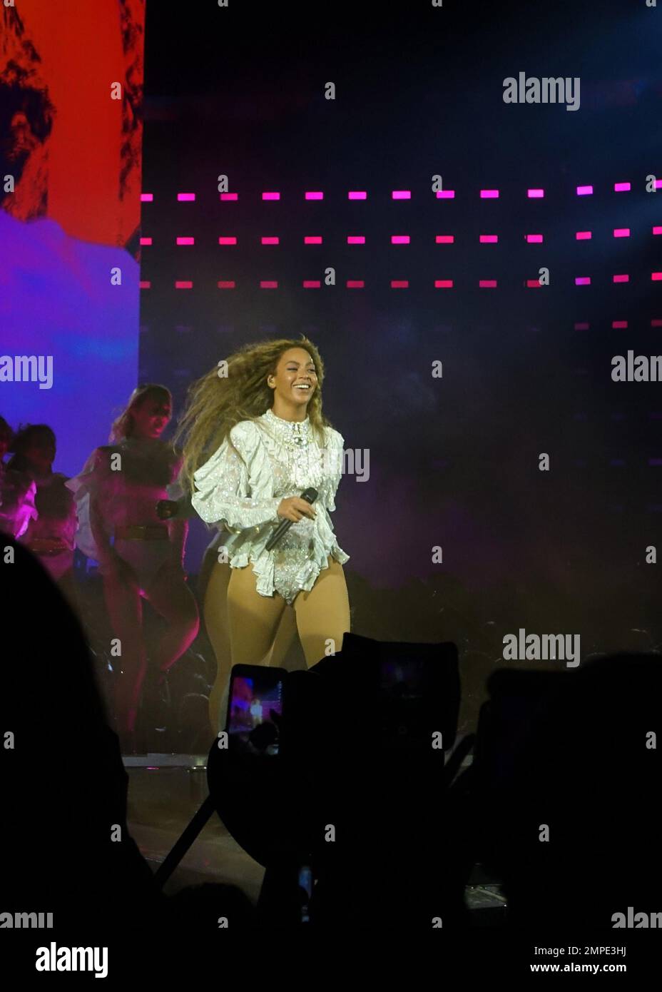 Beyoncé preforms the first show of the Formation World Tour at Marlins ...