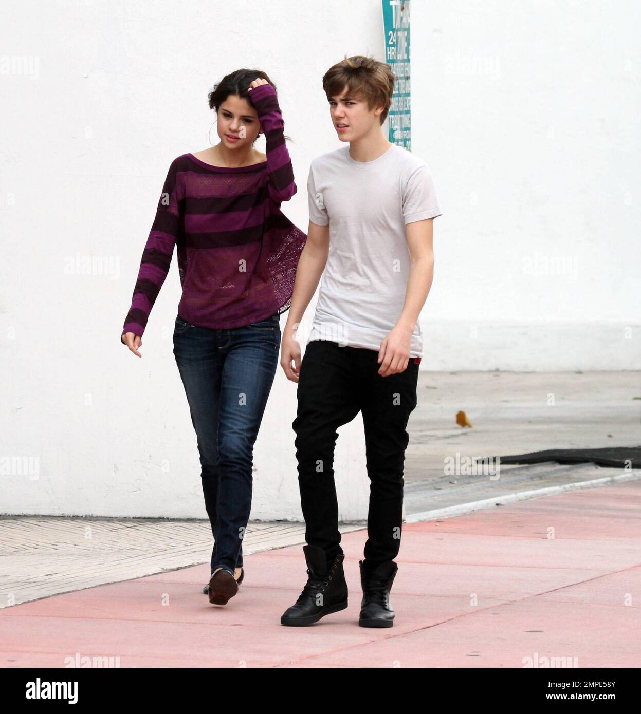 Maroon pumps hi-res stock photography and images - Alamy