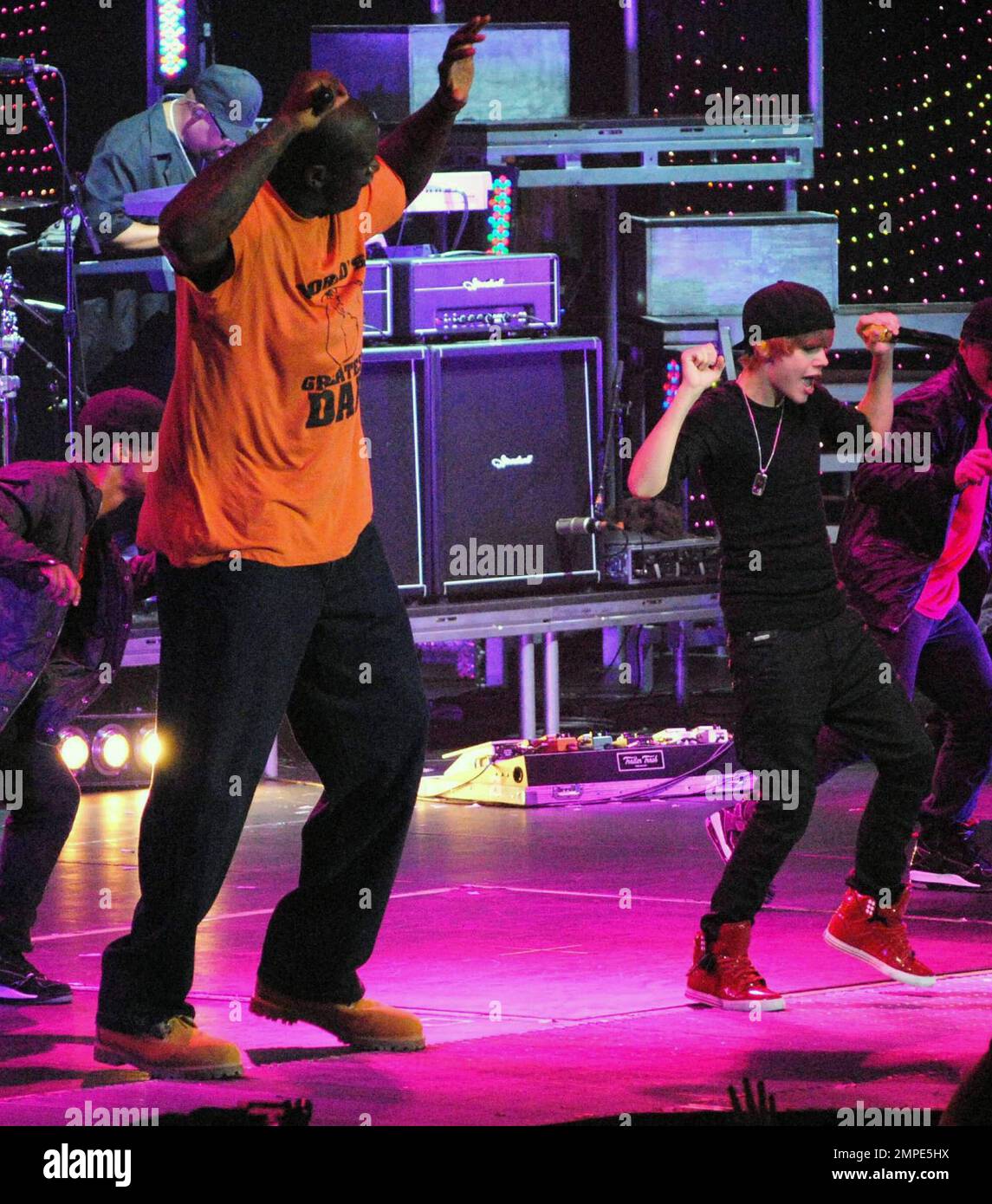 Teen heartthrob Justin Bieber and 7' 1'' tall NBA star Shaquille O'Neal ...