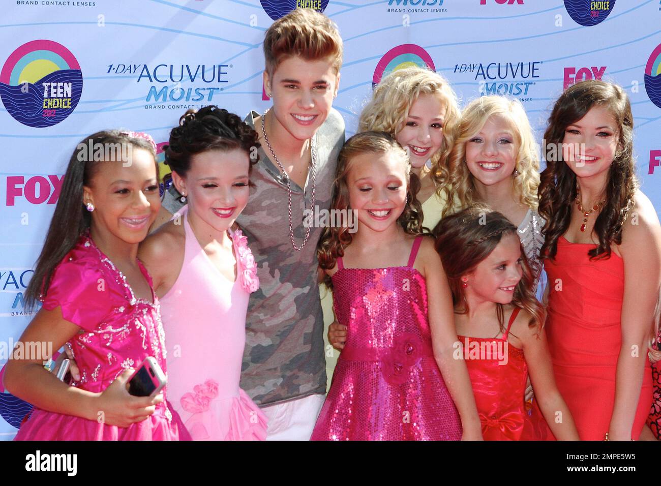 Justin Bieber and the cast of Dance Moms at the 2012 Teen Choice Awards ...