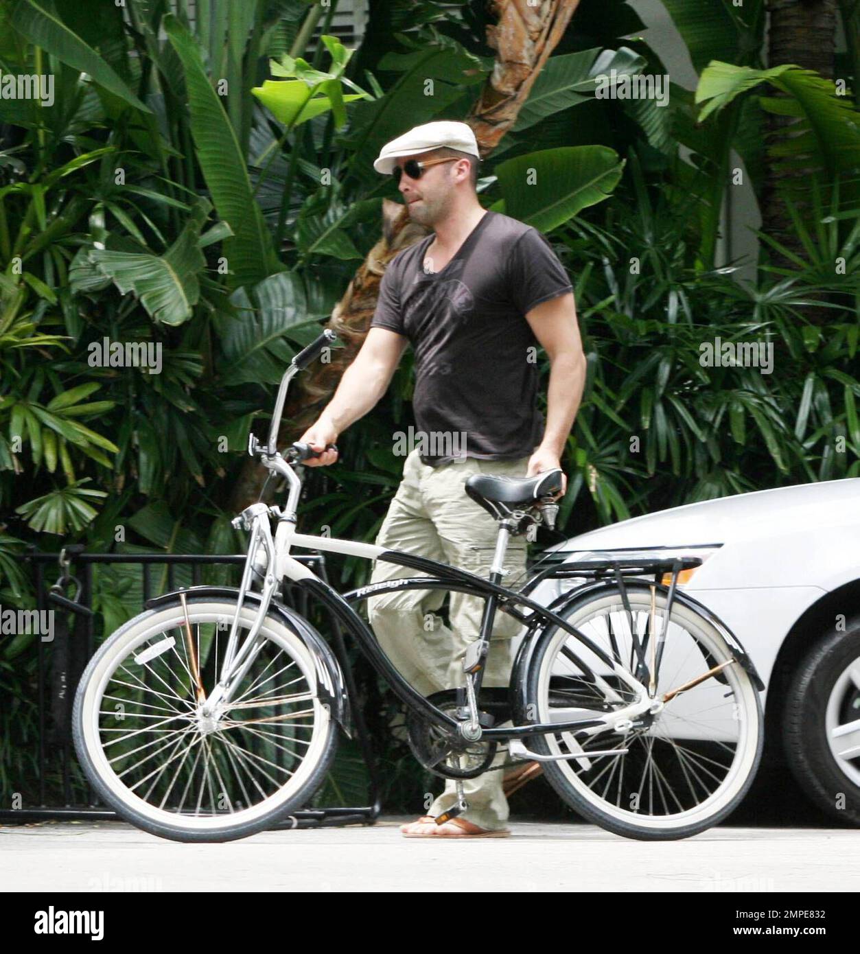 Exclusive!! Billy Zane takes a bike ride with pals around Miami's South ...
