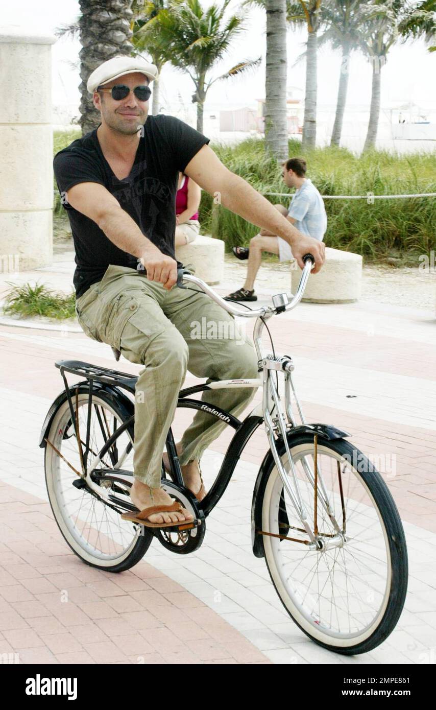 Exclusive!! Billy Zane takes a bike ride with pals around Miami's South ...