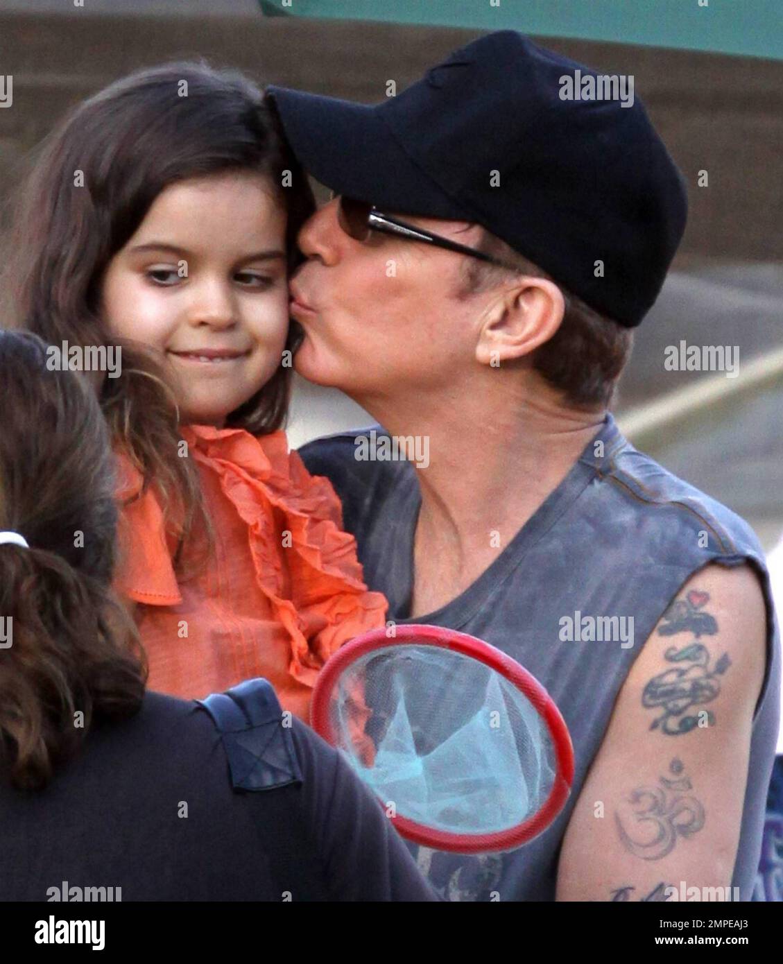 Actor Billy Bob Thornton brings daughter Bella to Mr. Bones Pumpkin ...