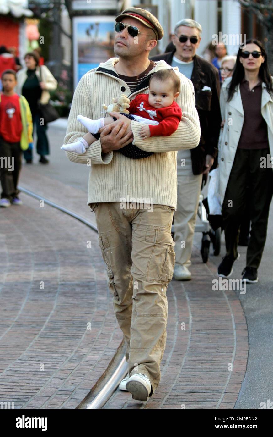 Actor Billy Zane and family get in some holiday shopping at The Grove ...