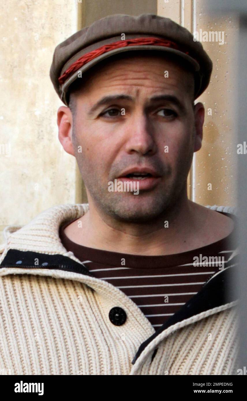Actor Billy Zane and family get in some holiday shopping at The Grove ...