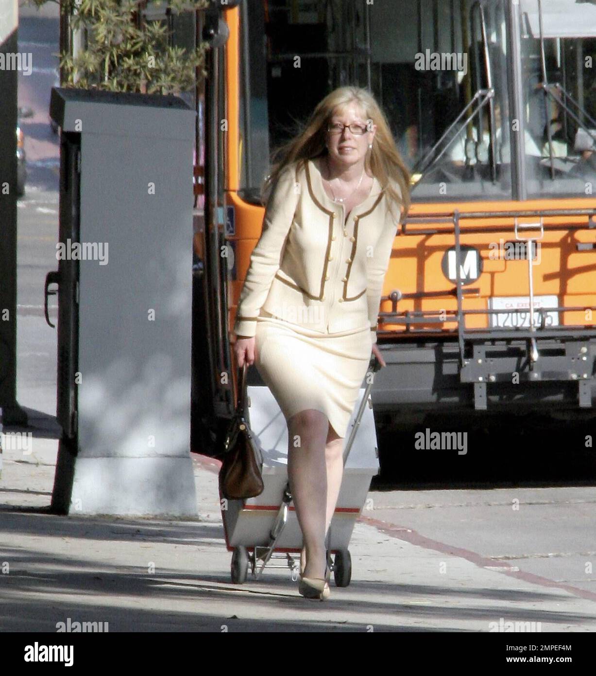 Ireland baldwin with kim basinger hi-res stock photography and images ...
