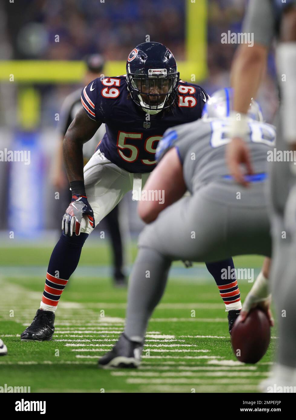 Chicago Bears inside linebacker Danny Trevathan (59) lines up against ...