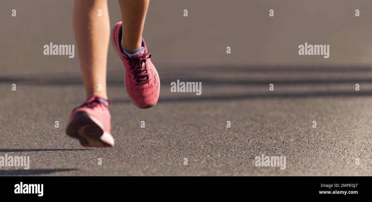 Marathon close up feet road hi-res stock photography and images - Alamy