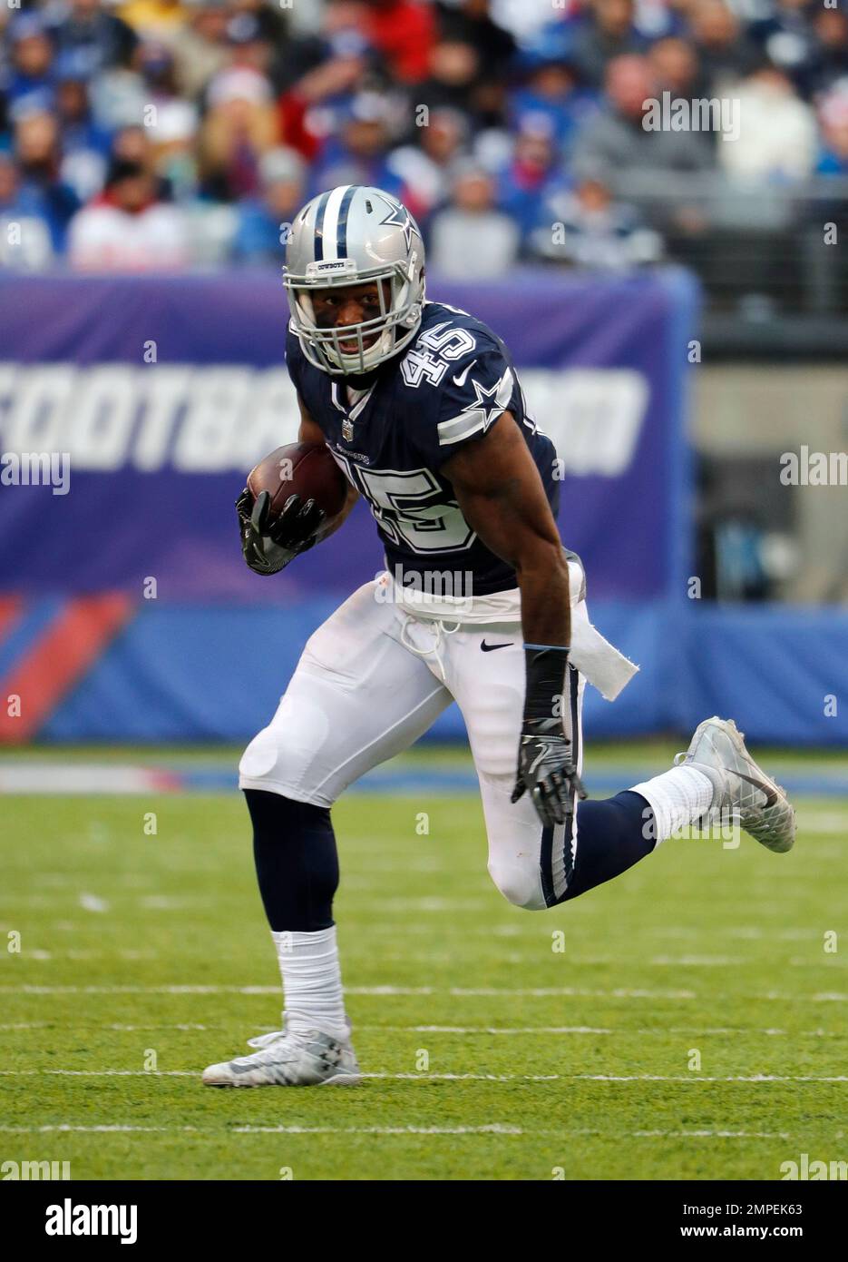 Dallas Cowboys running back Rod Smith runs the ball during an NFL ...