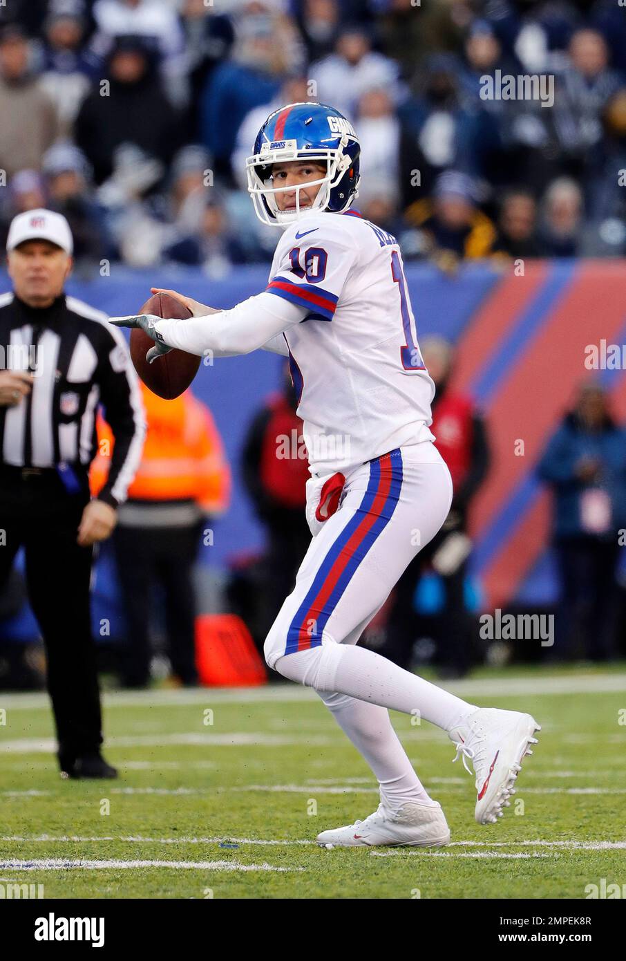 New York Giants quarterback Eli Manning during an NFL football game ...