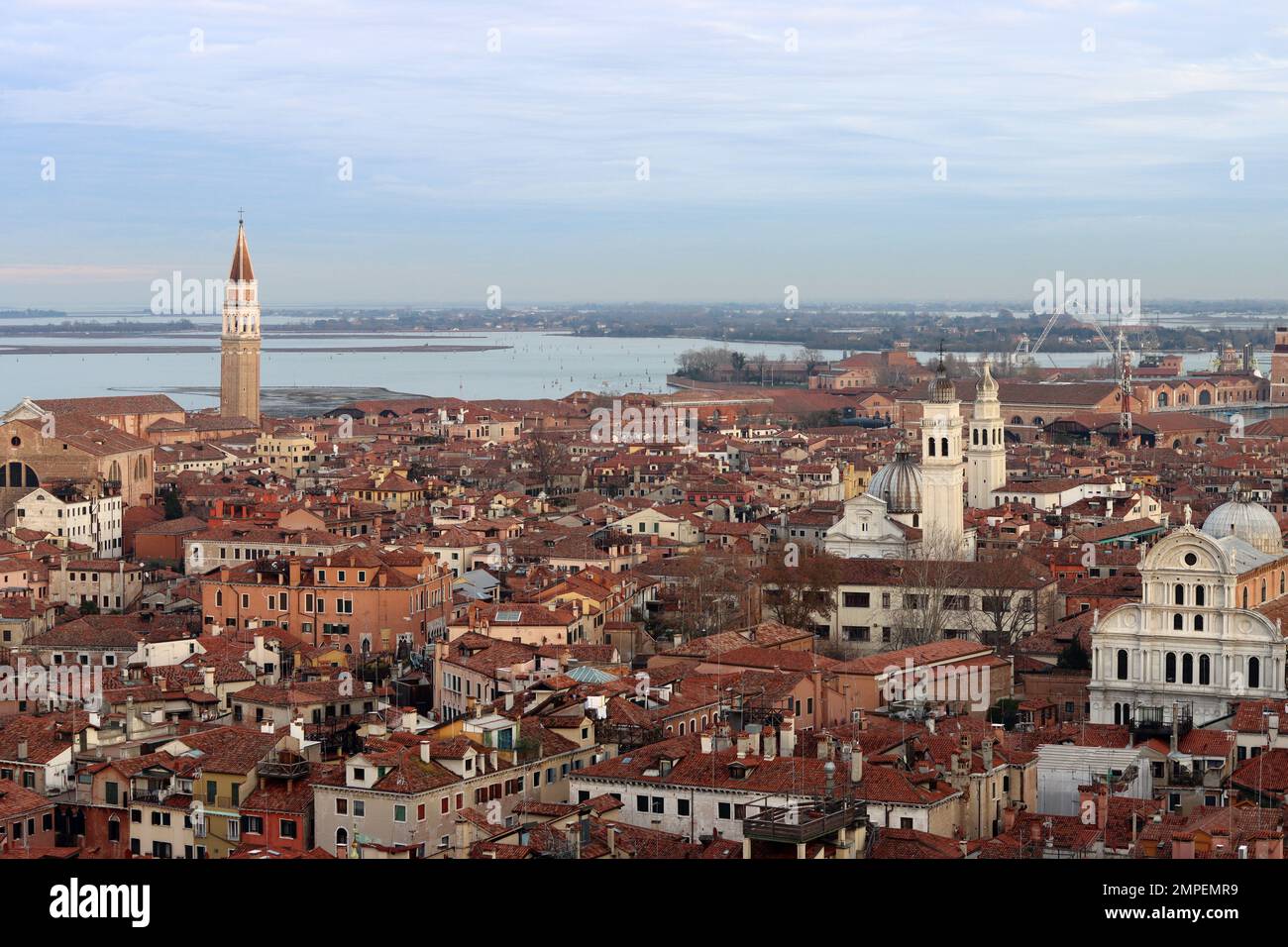 Beautiful evening in Venice. Colorful panoramic photo of famous Italian ...