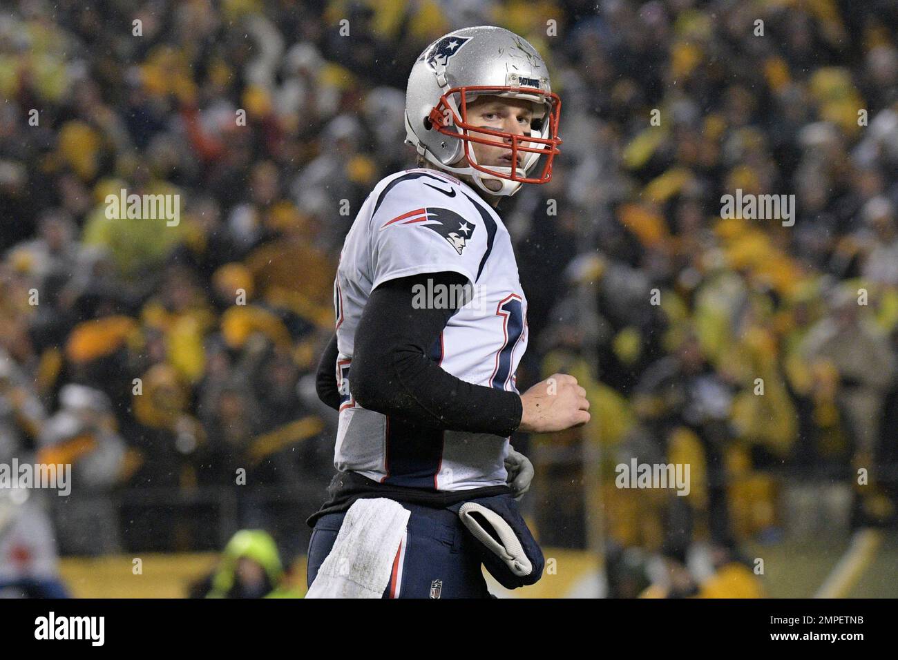 New England Patriots quarterback Tom Brady (12) plays against the ...