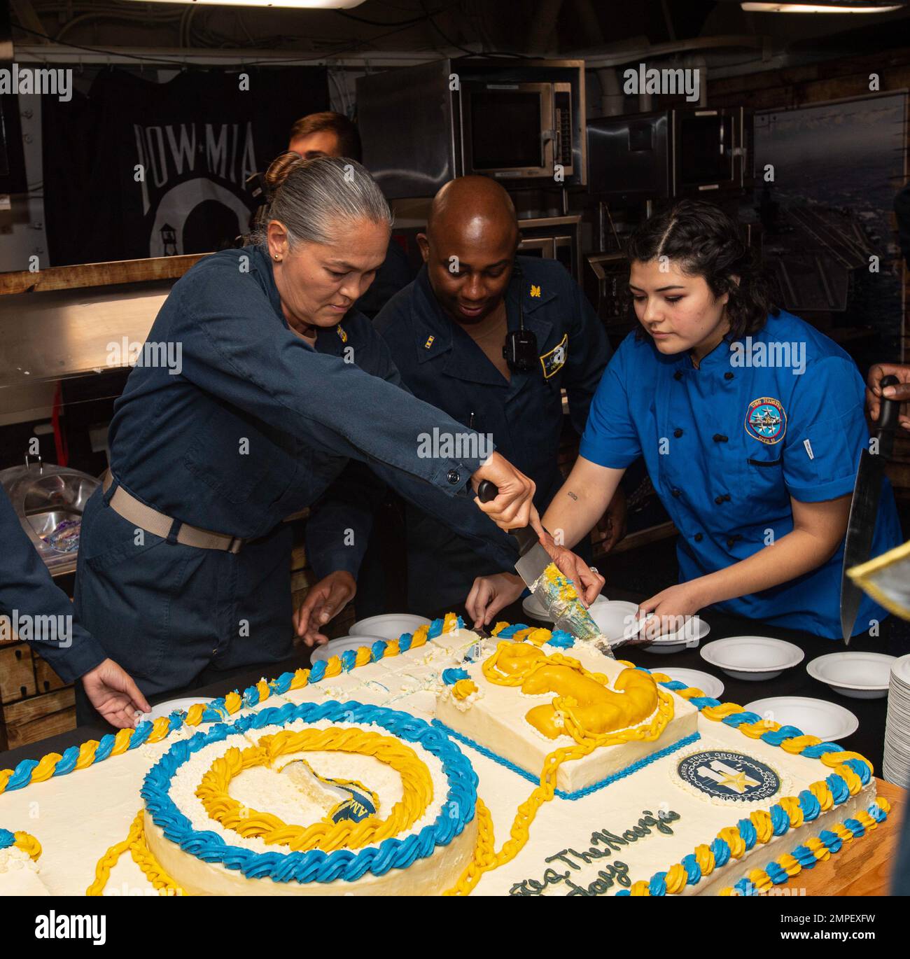 221013-N-MH015-1007 PACIFIC OCEAN (Oct. 13, 2022) U.S. Navy Master ...