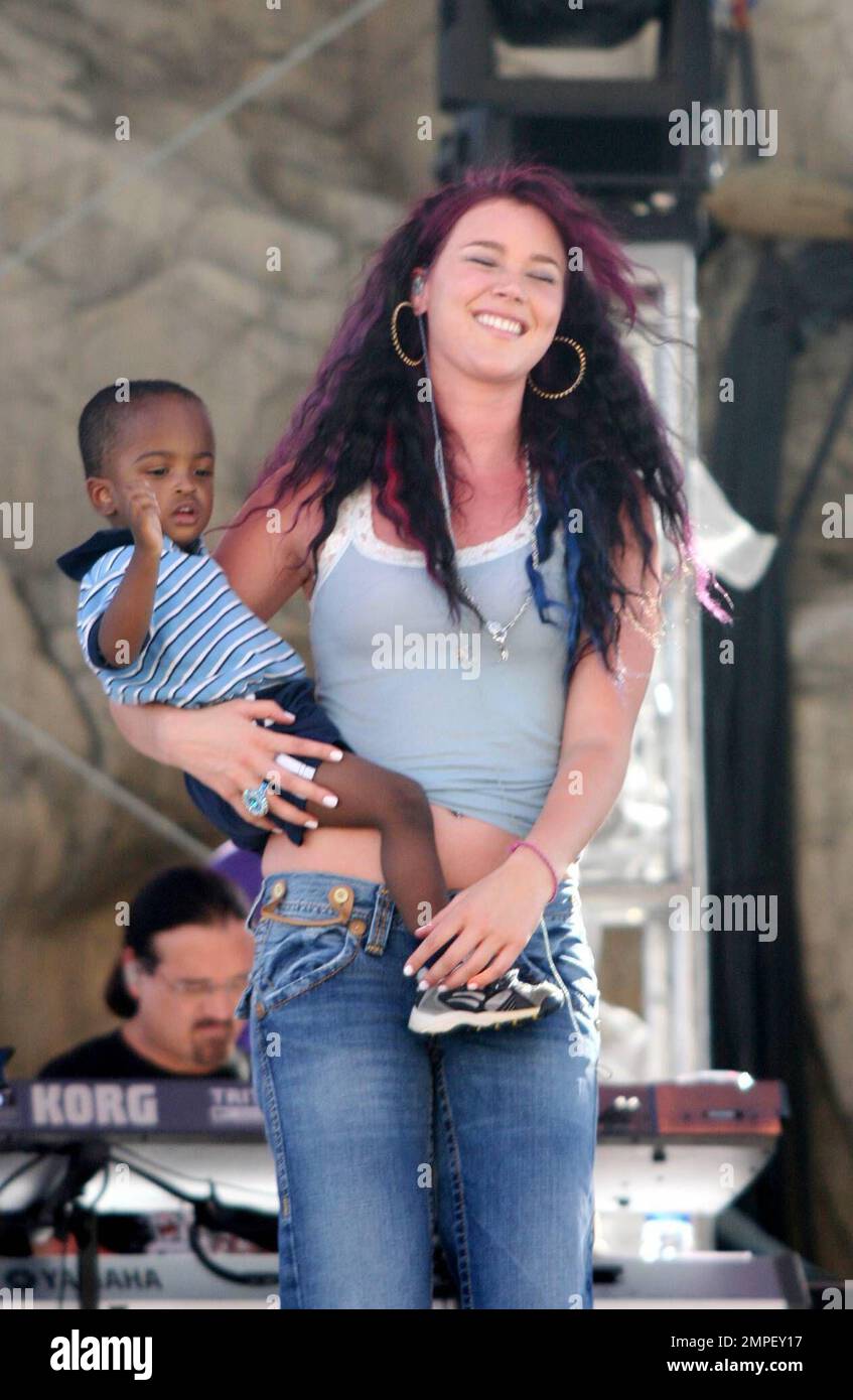 Child stardom hi-res stock photography and images - Alamy