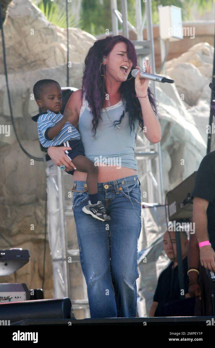 Child stardom hi-res stock photography and images - Alamy