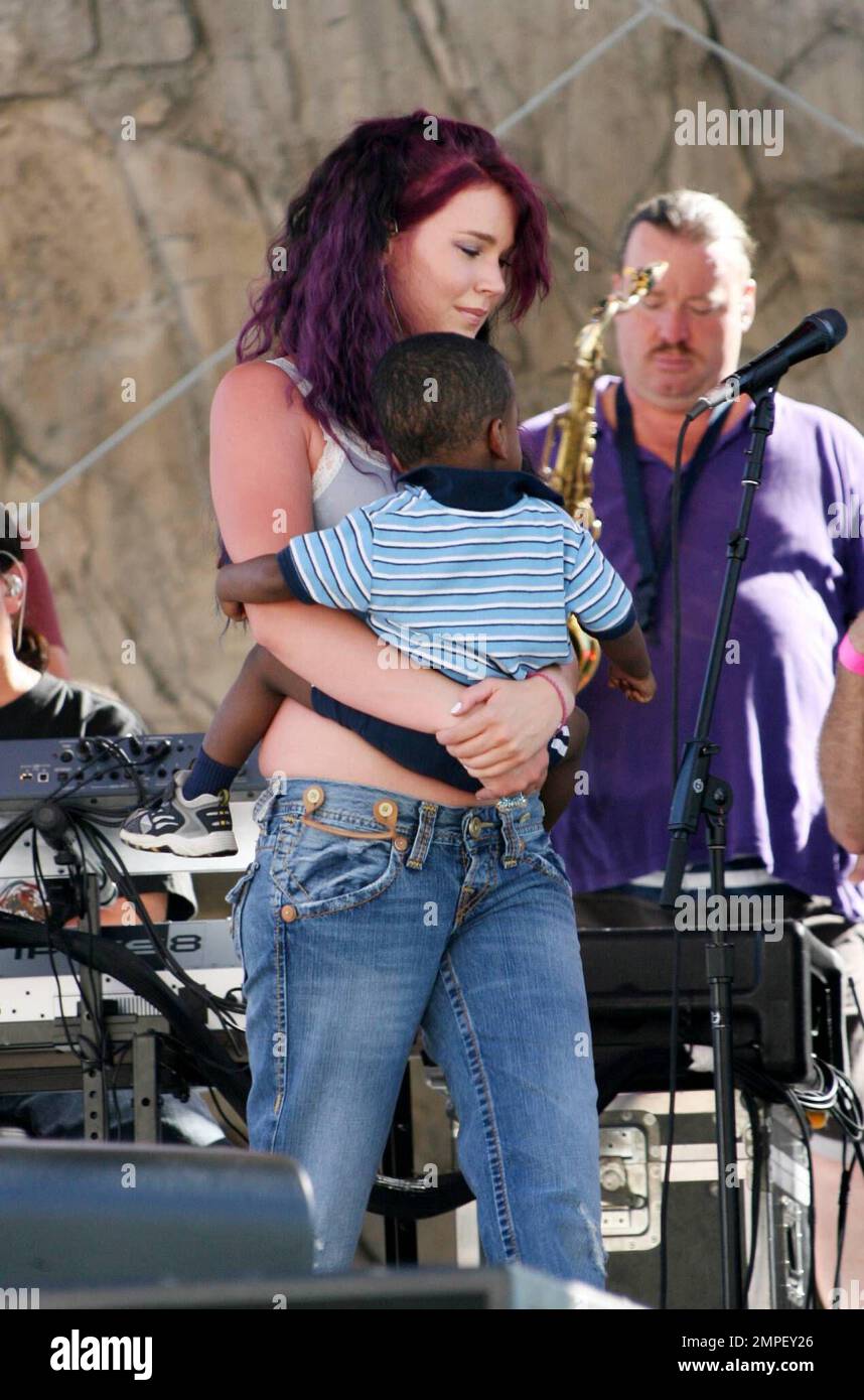 Child stardom hi-res stock photography and images - Alamy