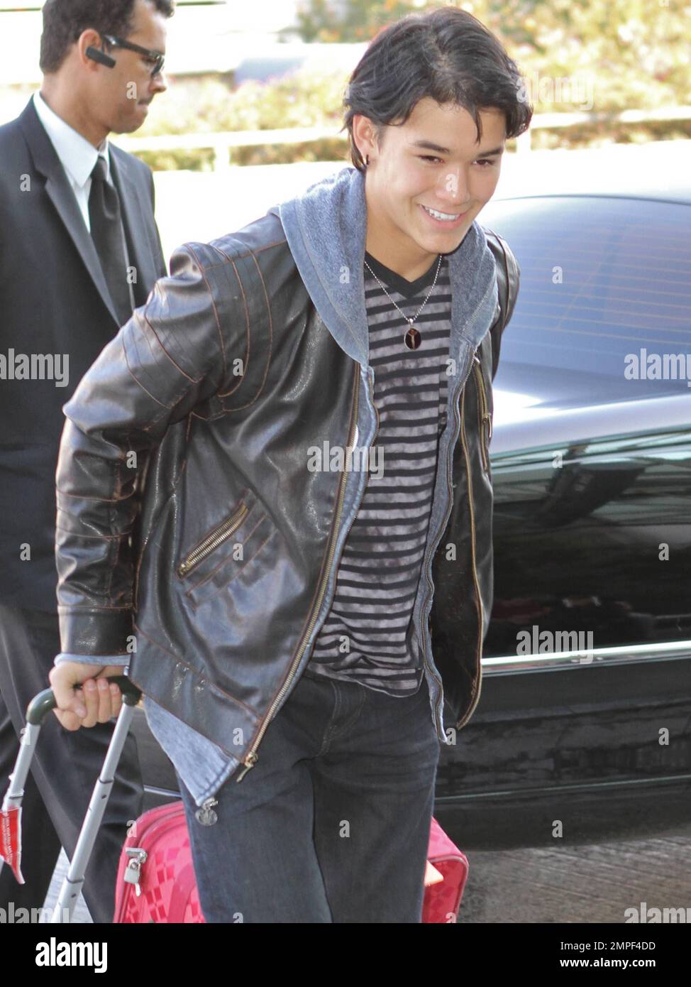 "Twilight" star Boo Boo Stewart arrives at LAX as he heads to London ...