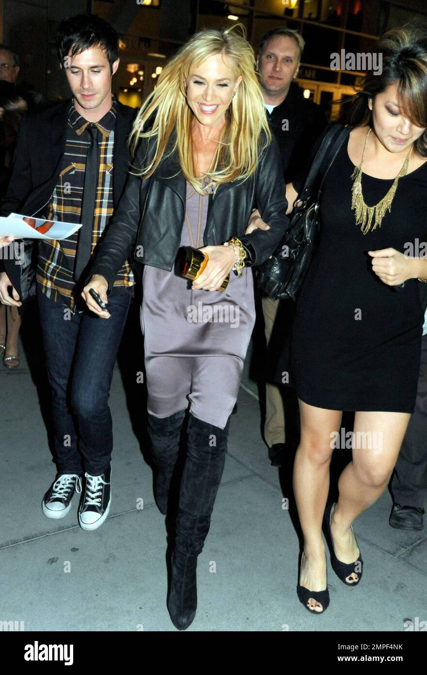 Julie Benz at the "Boondock Saints 2" premiere at Arclight Cinemas in ...