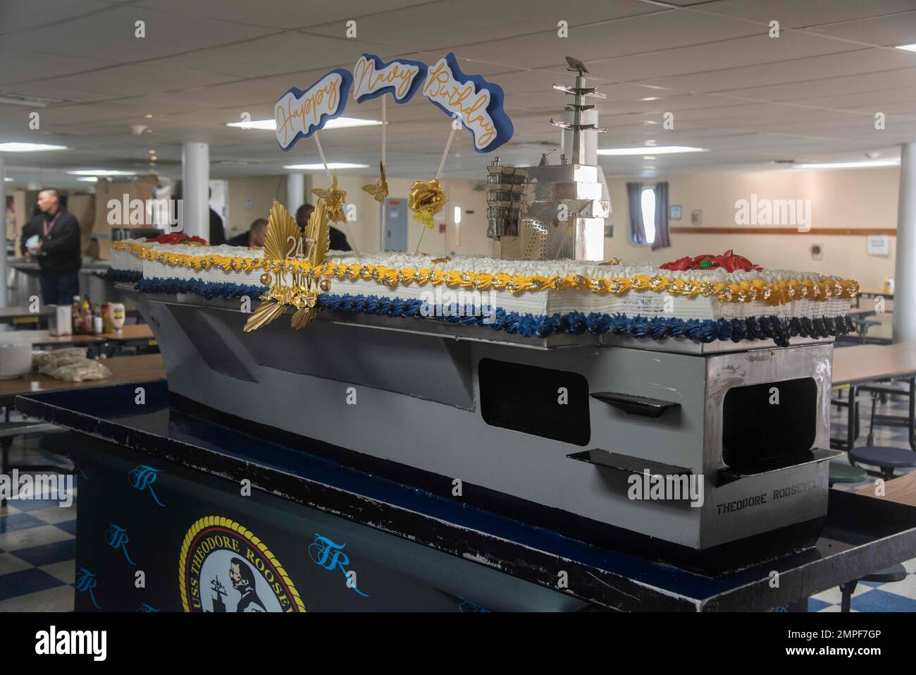 NAVAL BASE KITSAP-BREMERTON, Wash. (Oct. 13, 2022) – A cake is ...