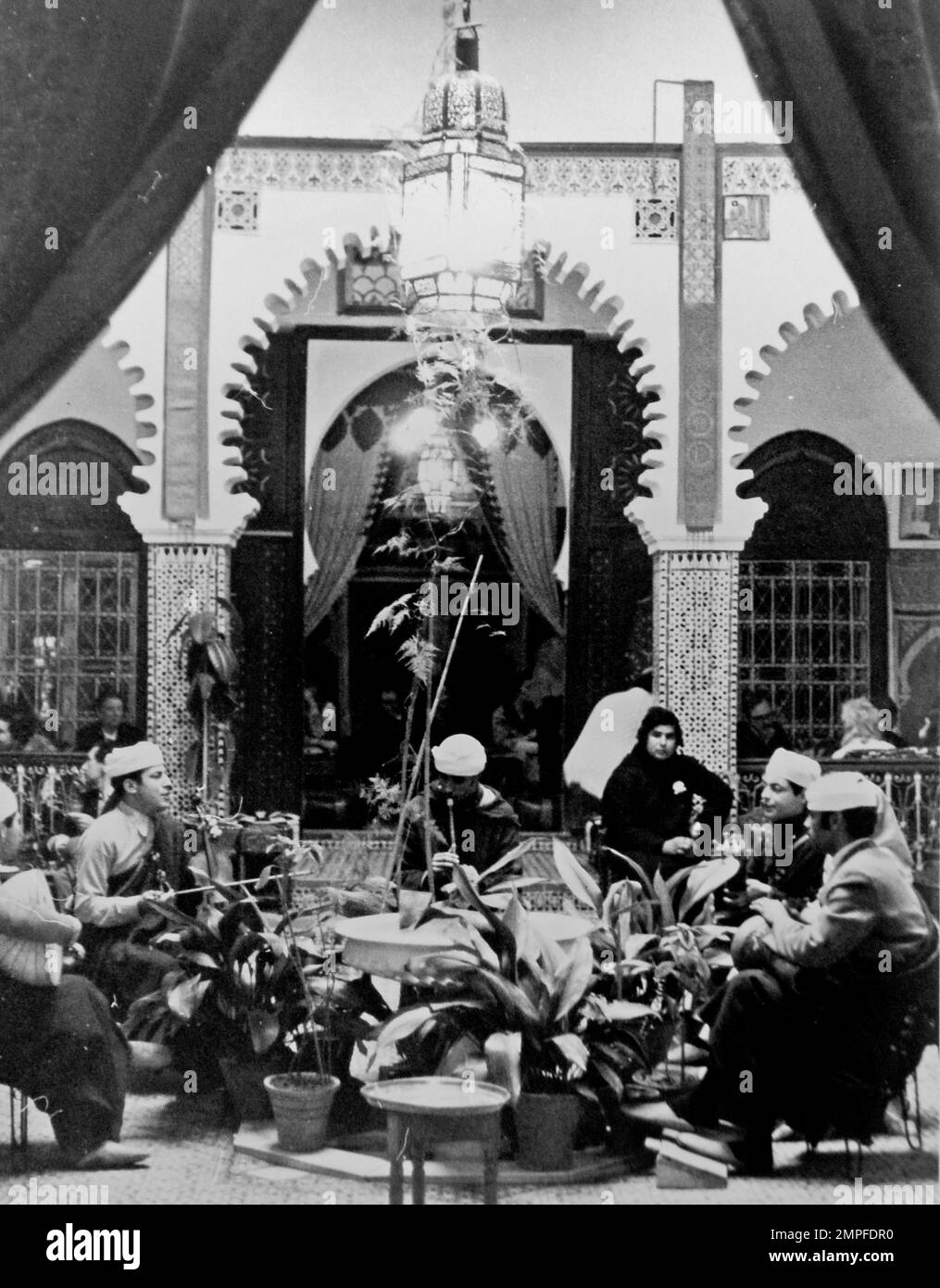 COFFEE HOUSE , TANGIER MOROCCO 1972 PIC MIKE WALKER 1972 Stock Photo ...
