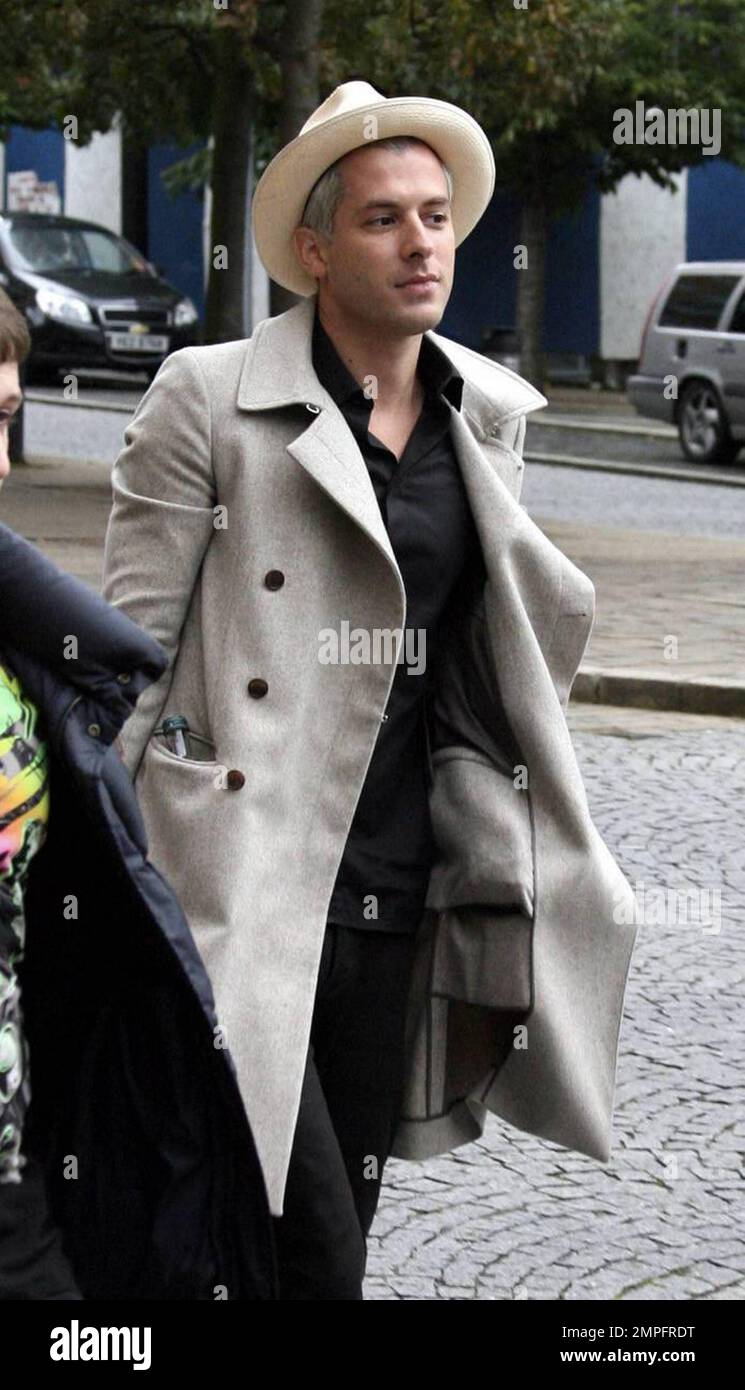 Mark ronson smoke hi-res stock photography and images - Alamy