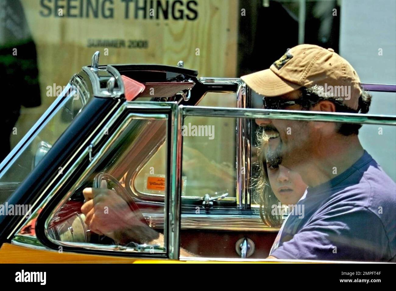 Exclusive!! Brad Garrett looks like a cartoon character behind the ...