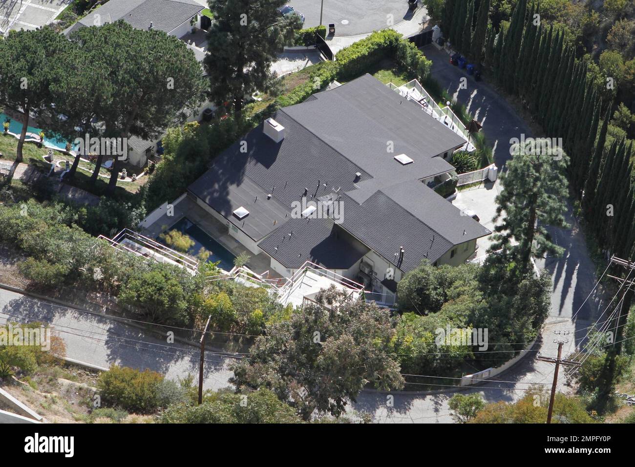 Aerial views of the $1.9 million dollar home Russell Brand reportedly ...