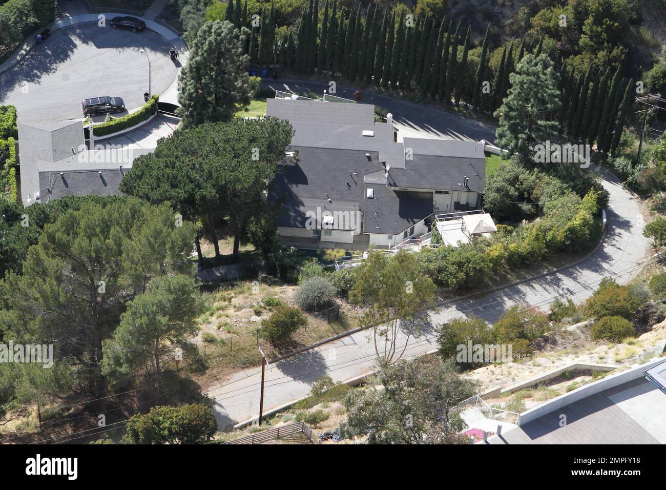 Aerial views of the $1.9 million dollar home Russell Brand reportedly ...