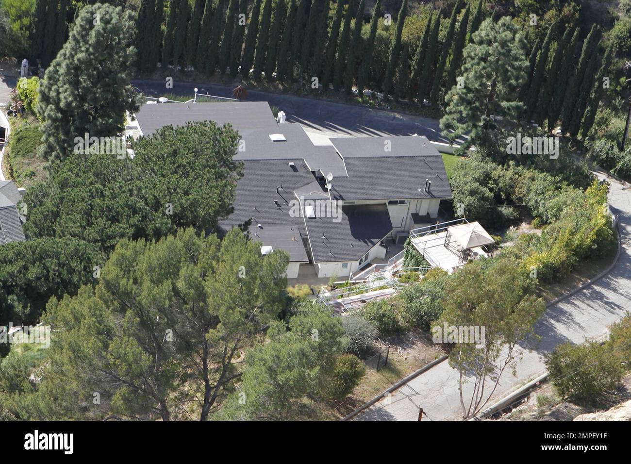 Aerial views of the $1.9 million dollar home Russell Brand reportedly ...