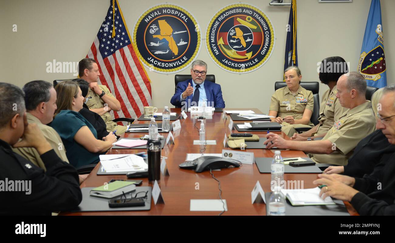 Defense visit military hospital hi-res stock photography and images - Alamy