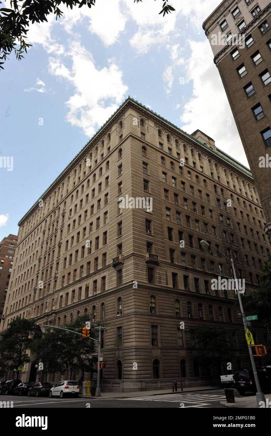EXCLUSIVE!! General views of The Apthorp Building. It's reported that ...
