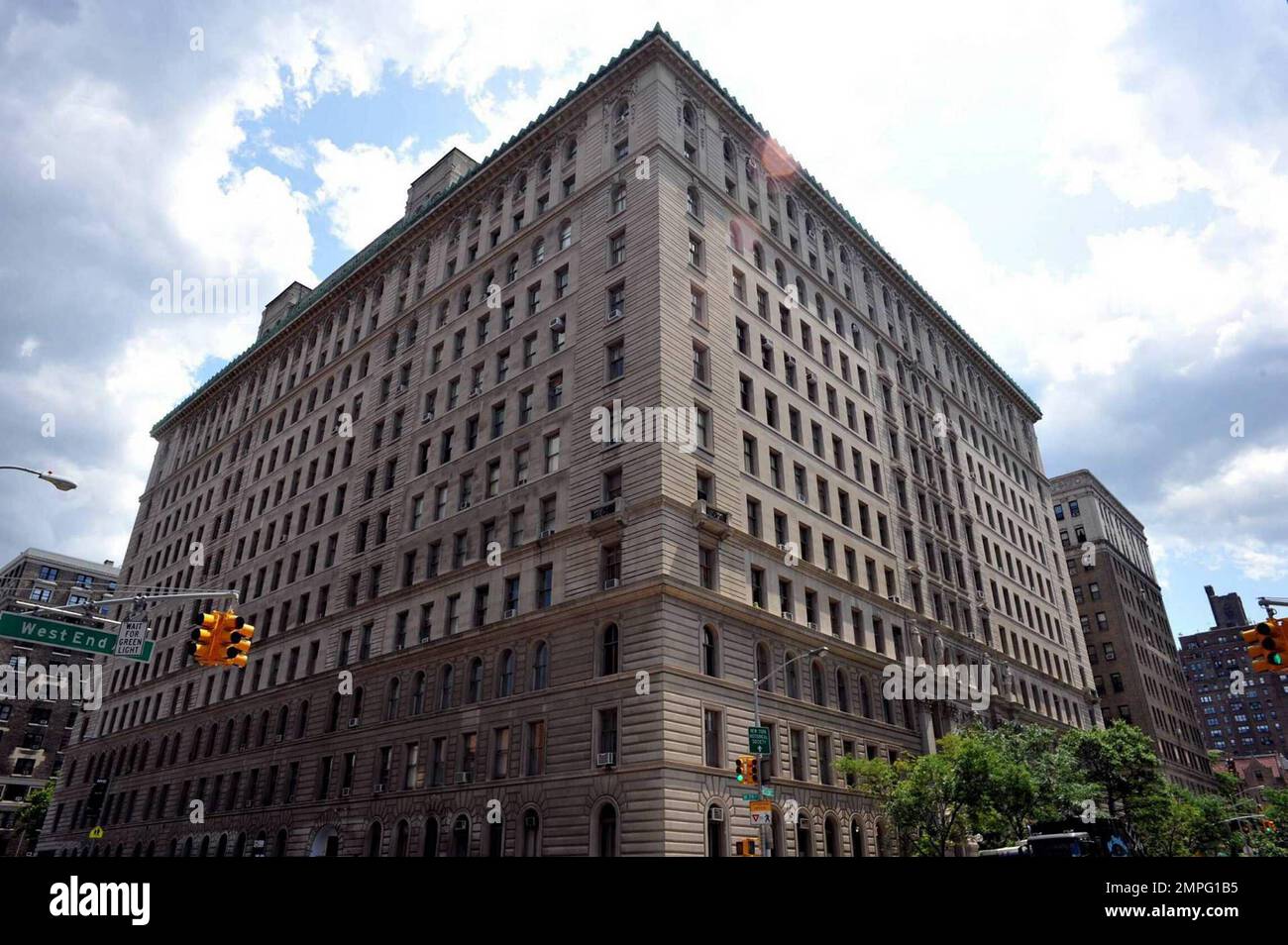 EXCLUSIVE!! General views of The Apthorp Building. It's reported that ...