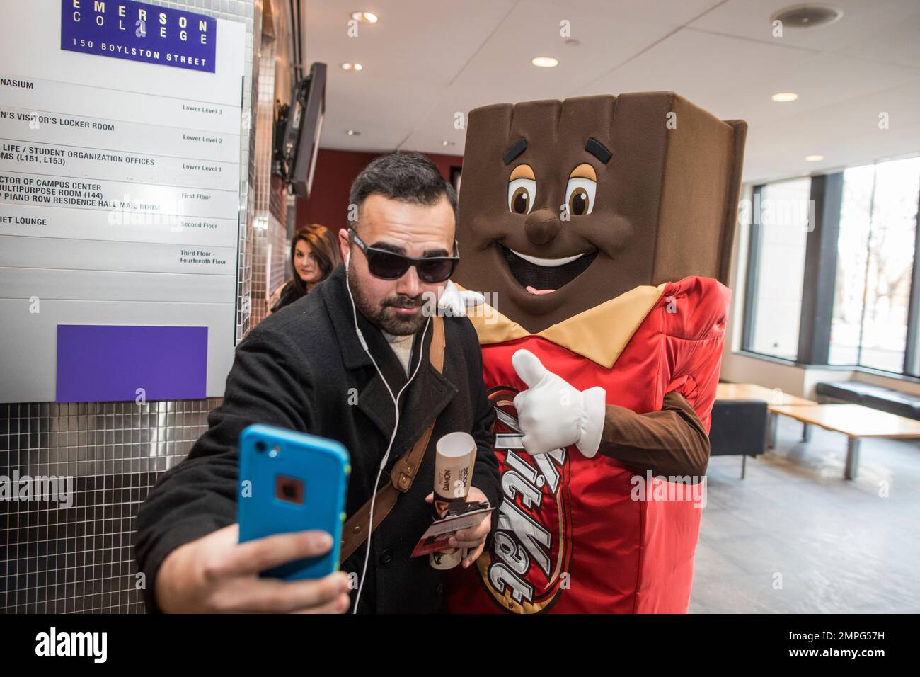 IMAGE DISTRIBUTED FOR KIT KAT - Kit Kat, the official Kit Kat brand ...