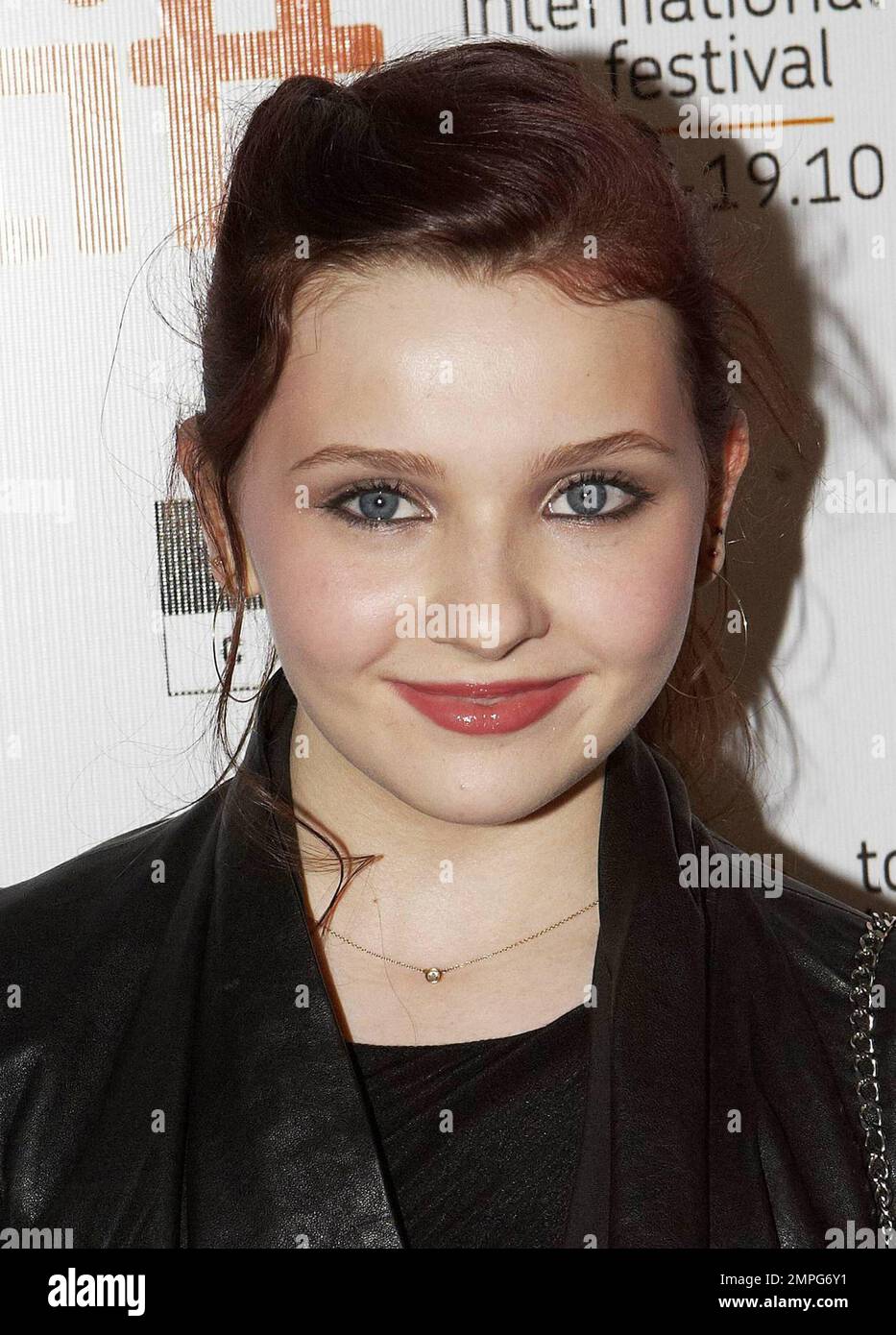 14-year-old Abigail Breslin arrives at the red carpet premiere of ...