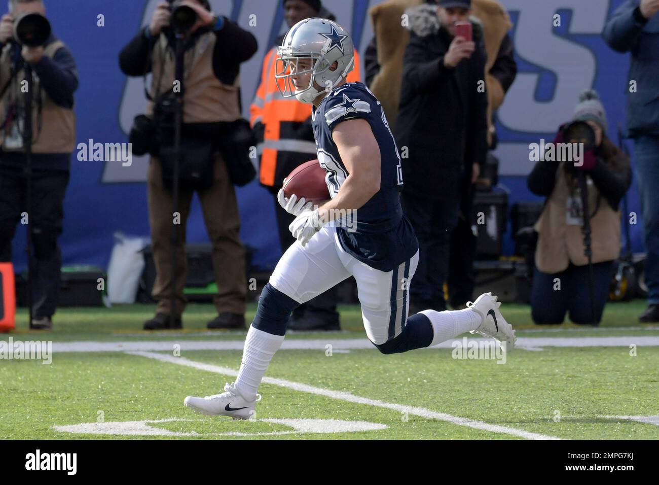 Dallas Cowboys wide receiver Ryan Switzer (10) runs with the ball ...