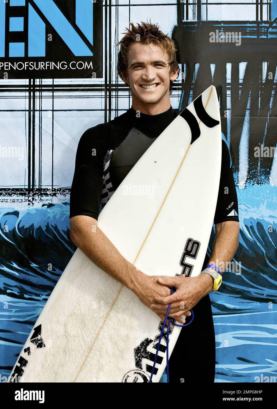 Surfuing hi-res stock photography and images - Alamy