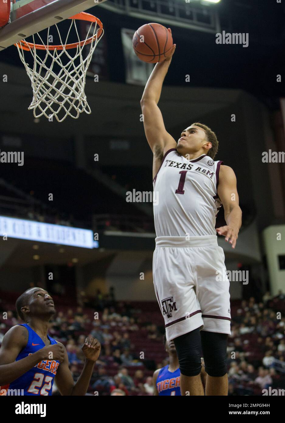 Texas A&M forward DJ Hogg (1) dunks the ball during the first half of ...