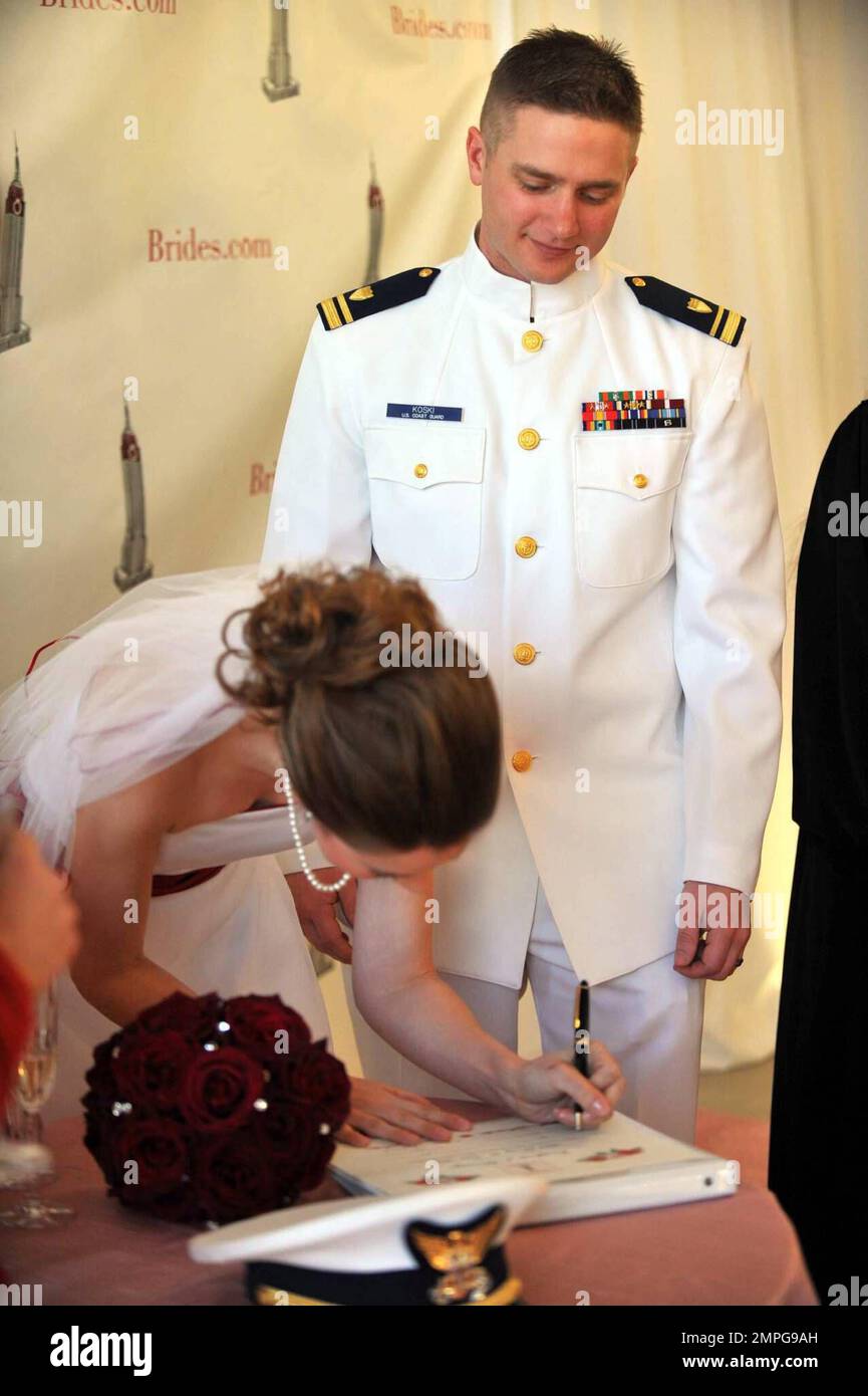 The Empire State Building has played host to some of the most romantic ...